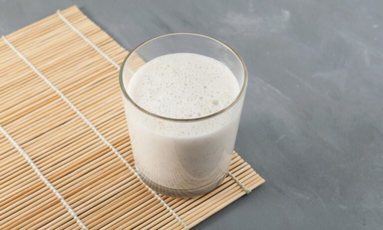 Misugaru Latte (Korean Multi-Grain Shake) Recipe - Bite N Sip